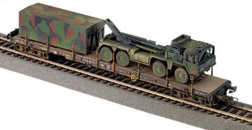 Roco Flat car with Truck 8x8 camo - EuroTrainHobby